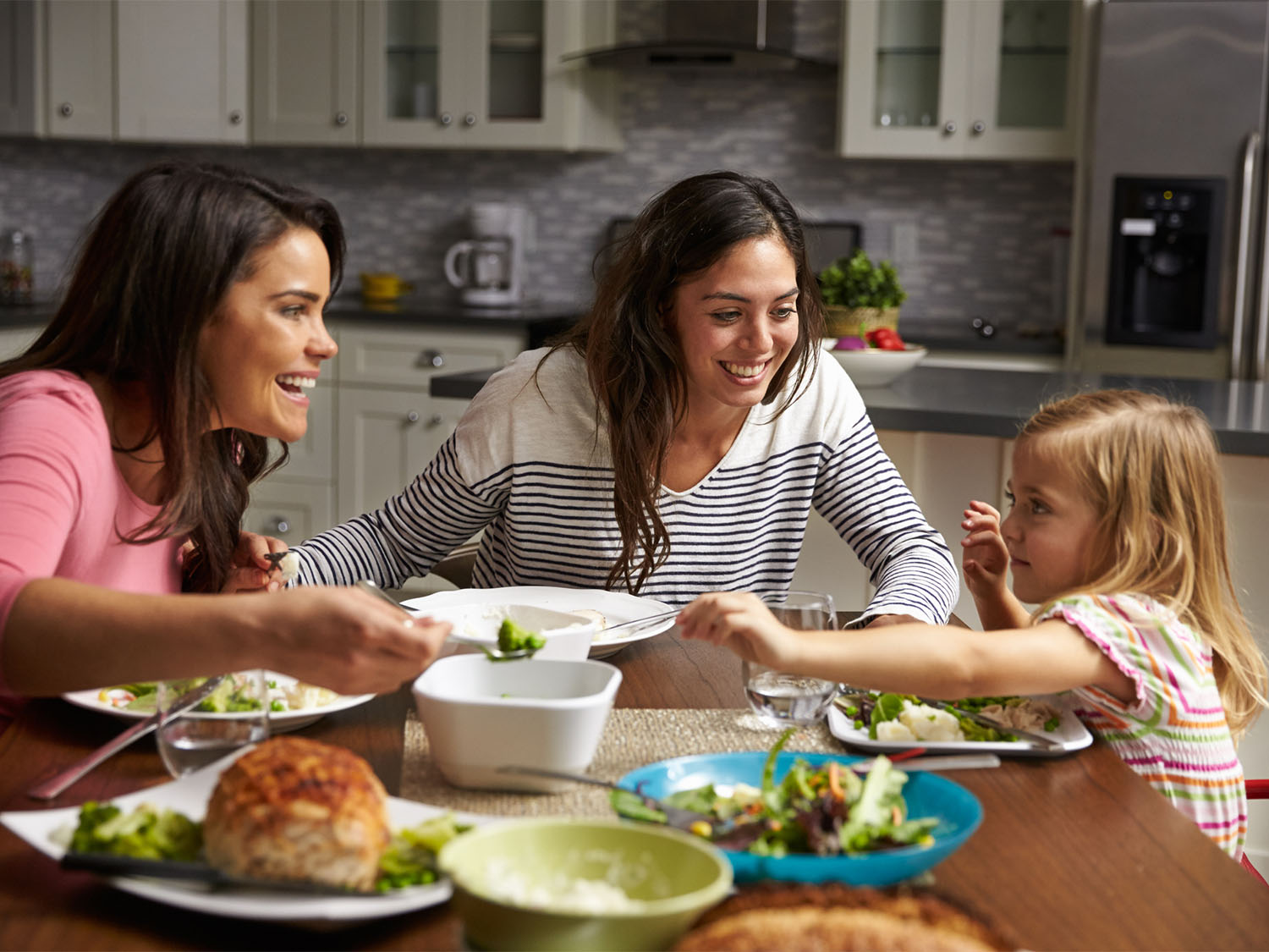 4 Tips for Teaching Table Manners to Kids